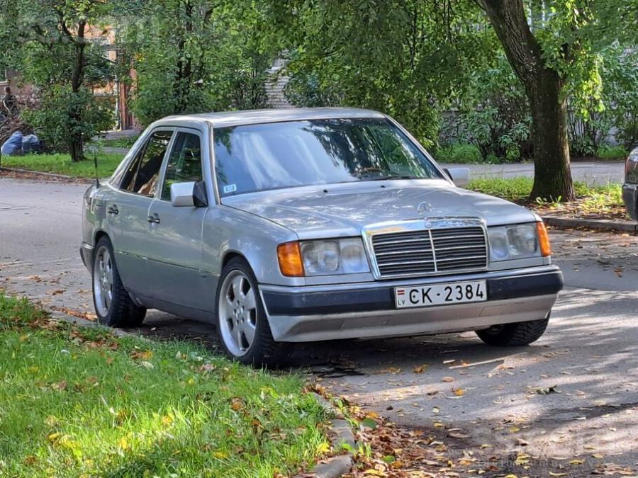 Серый Мерседес Е 230 1993 в Рига, объемом двигателя 2.00 л и пробегом 199 тыс. км за 3300 €, фото 1 на AUTOMOTO.COM.LV