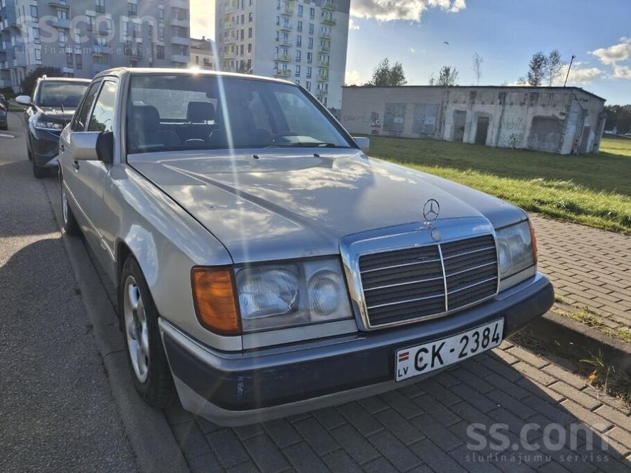 Pelēks Mercedes-Benz e-230 1993 Rīga, ar dzinēja tilpumu 2.00 L un nobraukumu 199 tūkst. km par 2999 €, foto 1 vietnē AUTOMOTO.COM.LV