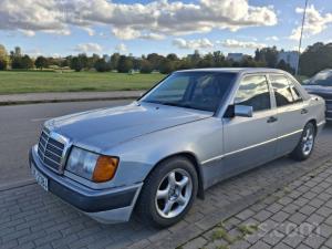 Pelēks Mercedes-Benz e-230 1993 Rīga, ar dzinēja tilpumu 2.00 L un nobraukumu 199 tūkst. km par 2999 €, foto 3 vietnē AUTOMOTO.COM.LV