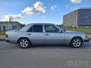Pelēks Mercedes-Benz e-230 1993 Rīga, ar dzinēja tilpumu 2.00 L un nobraukumu 199 tūkst. km par 2999 €, foto 5 vietnē AUTOMOTO.COM.LV