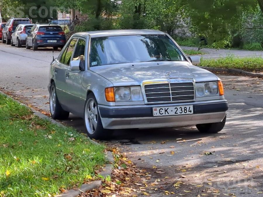 Pelēks Mercedes-Benz e-230 1993 Rīga, ar dzinēja tilpumu 2.00 L un nobraukumu 199 tūkst. km par 2999 €, foto 12 vietnē AUTOMOTO.COM.LV