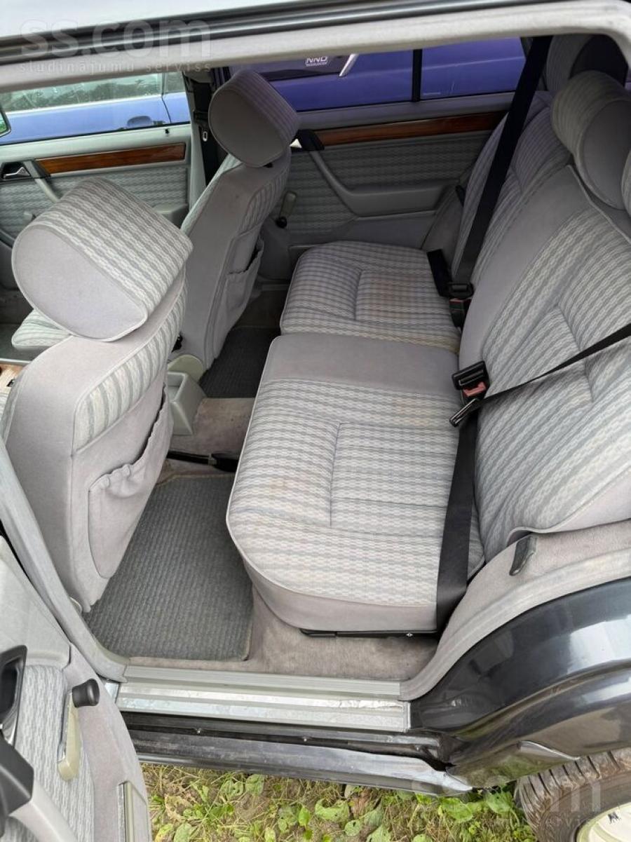 Pelēks Mercedes-Benz e-230 1990 Rīga, ar dzinēja tilpumu 2.30 L un nobraukumu 357 tūkst. km par 6700 €, foto 10 vietnē AUTOMOTO.COM.LV