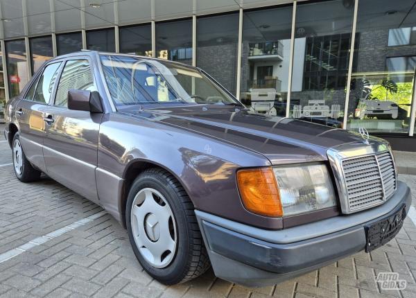 Mercedes-Benz e-230 1991 in Vilnius, with an engine capacity of 2.30 L and mileage of 189 thousand km for 2400 €, photo 4 on AUTOMOTO.COM.LV
