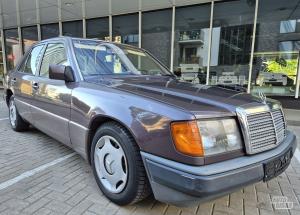Mercedes-Benz e-230 1991 in Vilnius, with an engine capacity of 2.30 L and mileage of 189 thousand km for 2400 €, photo 5 on AUTOMOTO.COM.LV