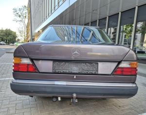 Mercedes-Benz e-230 1991 in Vilnius, with an engine capacity of 2.30 L and mileage of 189 thousand km for 2400 €, photo 7 on AUTOMOTO.COM.LV