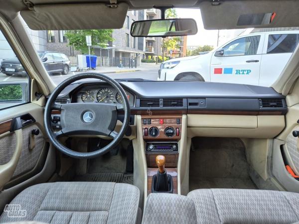 Mercedes-Benz e-230 1991 in Vilnius, with an engine capacity of 2.30 L and mileage of 189 thousand km for 2400 €, photo 8 on AUTOMOTO.COM.LV
