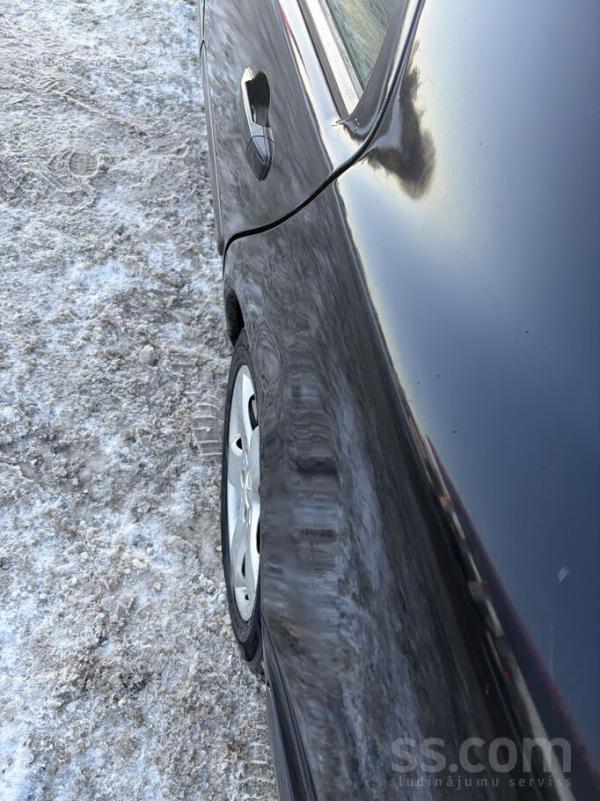 Melns Mercedes-Benz E 240 2000 Rīga, ar dzinēja tilpumu 2.40 L un nobraukumu 294 tūkst. km par 1750 €, foto 6 vietnē AUTOMOTO.COM.LV