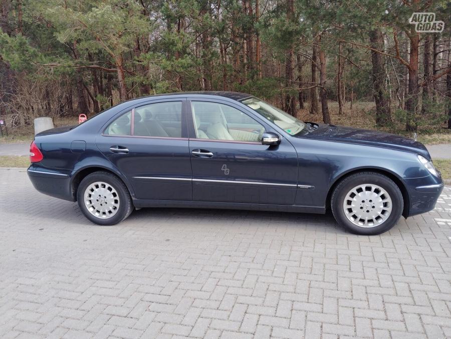 Черный Мерседес E 240 2002 в Клайпеда, объемом двигателя 2.40 л и пробегом 314 тыс. км за 2990 €, фото 6 на AUTOMOTO.COM.LV