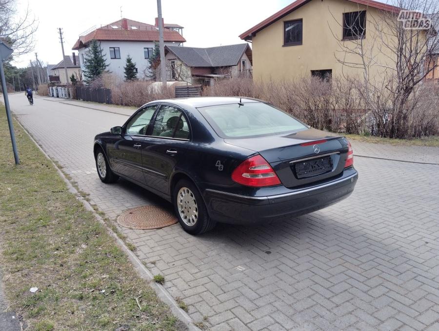 Черный Мерседес E 240 2002 в Клайпеда, объемом двигателя 2.40 л и пробегом 314 тыс. км за 2990 €, фото 7 на AUTOMOTO.COM.LV