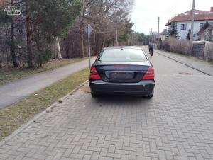 Черный Мерседес E 240 2002 в Клайпеда, объемом двигателя 2.40 л и пробегом 314 тыс. км за 2990 €, фото 8 на AUTOMOTO.COM.LV