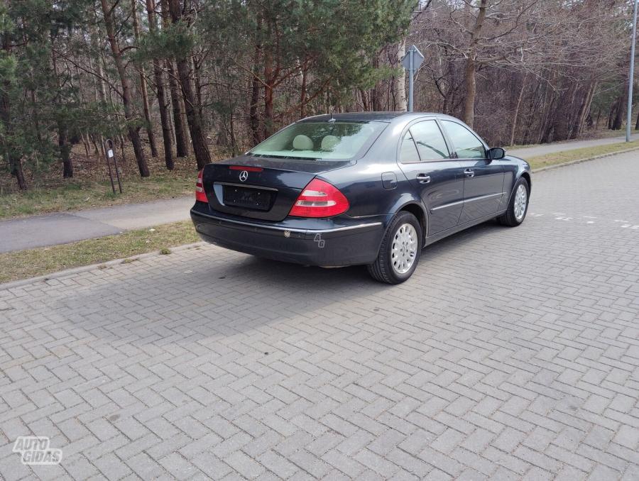 Черный Мерседес E 240 2002 в Клайпеда, объемом двигателя 2.40 л и пробегом 314 тыс. км за 2990 €, фото 9 на AUTOMOTO.COM.LV