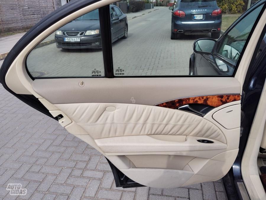 Черный Мерседес E 240 2002 в Клайпеда, объемом двигателя 2.40 л и пробегом 314 тыс. км за 2990 €, фото 18 на AUTOMOTO.COM.LV