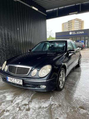 Black Mercedes-Benz E 240 2002 in Kaunas, with an engine capacity of 2.60 L and mileage of 227 thousand km for 4200 €, photo 3 on AUTOMOTO.COM.LV