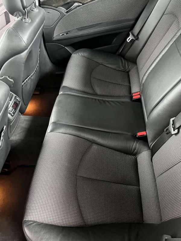 Black Mercedes-Benz E 240 2002 in Kaunas, with an engine capacity of 2.60 L and mileage of 227 thousand km for 4200 €, photo 9 on AUTOMOTO.COM.LV