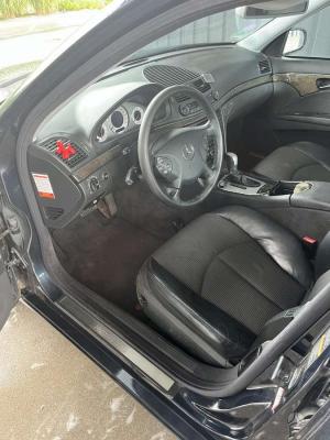 Black Mercedes-Benz E 240 2002 in Kaunas, with an engine capacity of 2.60 L and mileage of 227 thousand km for 4200 €, photo 17 on AUTOMOTO.COM.LV