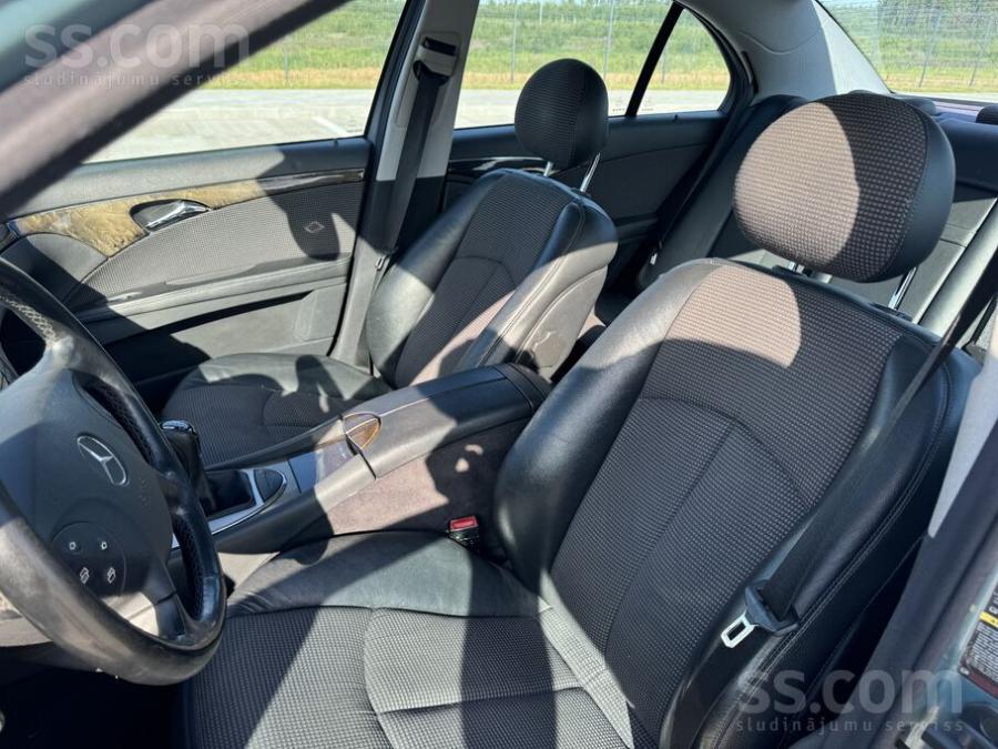 Синий Мерседес E 240 2002 в Валмиера, объемом двигателя 2.60 л и пробегом 0 тыс. км за 3690 €, фото 14 на AUTOMOTO.COM.LV