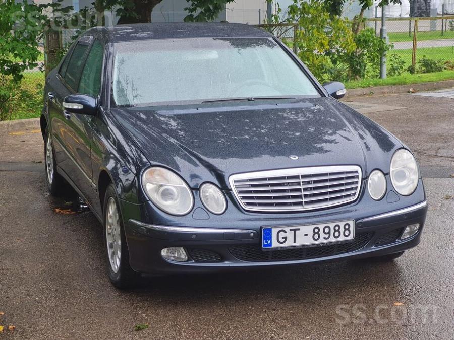 Blue Mercedes-Benz E 240 2002 in Riga, with an engine capacity of 2.60 L and mileage of 265 thousand km for 1450 €, photo 1 on AUTOMOTO.COM.LV