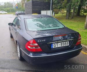 Blue Mercedes-Benz E 240 2002 in Riga, with an engine capacity of 2.60 L and mileage of 265 thousand km for 1450 €, photo 4 on AUTOMOTO.COM.LV