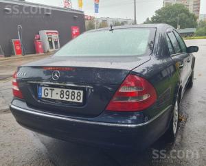 Blue Mercedes-Benz E 240 2002 in Riga, with an engine capacity of 2.60 L and mileage of 265 thousand km for 1450 €, photo 5 on AUTOMOTO.COM.LV