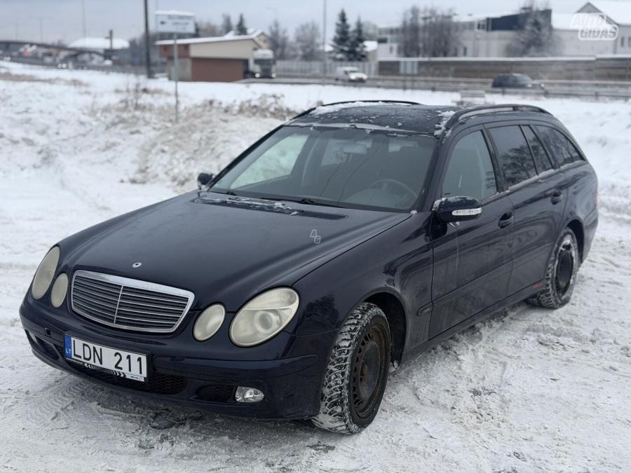 Синий Мерседес E 240 2005 в Вевис, объемом двигателя 2.60 л и пробегом 293 тыс. км за 1500 €, фото 1 на AUTOMOTO.COM.LV