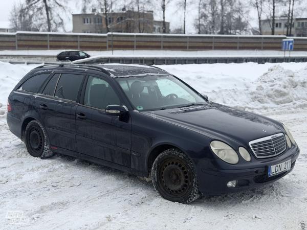 Zils Mercedes-Benz E 240 2005 Vievis, ar dzinēja tilpumu 2.60 L un nobraukumu 293 tūkst. km par 1500 €, foto 3 vietnē AUTOMOTO.COM.LV