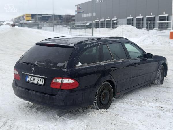 Zils Mercedes-Benz E 240 2005 Vievis, ar dzinēja tilpumu 2.60 L un nobraukumu 293 tūkst. km par 1500 €, foto 4 vietnē AUTOMOTO.COM.LV