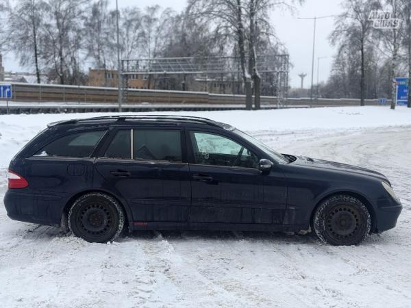 Zils Mercedes-Benz E 240 2005 Vievis, ar dzinēja tilpumu 2.60 L un nobraukumu 293 tūkst. km par 1500 €, foto 5 vietnē AUTOMOTO.COM.LV