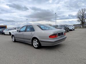Grey Mercedes-Benz E 240 1999 in Marijampole, with an engine capacity of 2.40 L and mileage of 299 thousand km for 2750 €, photo 15 on AUTOMOTO.COM.LV