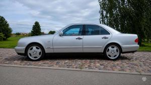 Серый Мерседес E 240 1999 в Клайпеда, объемом двигателя 2.40 л и пробегом 130 тыс. км за 5290 €, фото 7 на AUTOMOTO.COM.LV