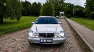 Серый Мерседес E 240 1999 в Клайпеда, объемом двигателя 2.40 л и пробегом 130 тыс. км за 5290 €, фото 10 на AUTOMOTO.COM.LV