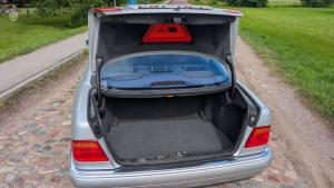 Серый Мерседес E 240 1999 в Клайпеда, объемом двигателя 2.40 л и пробегом 130 тыс. км за 5290 €, фото 17 на AUTOMOTO.COM.LV