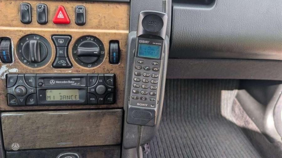 Серый Мерседес E 240 1999 в Клайпеда, объемом двигателя 2.40 л и пробегом 130 тыс. км за 5290 €, фото 27 на AUTOMOTO.COM.LV