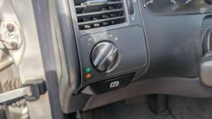 Серый Мерседес E 240 1999 в Клайпеда, объемом двигателя 2.40 л и пробегом 130 тыс. км за 5290 €, фото 28 на AUTOMOTO.COM.LV