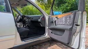 Серый Мерседес E 240 1999 в Клайпеда, объемом двигателя 2.40 л и пробегом 130 тыс. км за 5290 €, фото 42 на AUTOMOTO.COM.LV