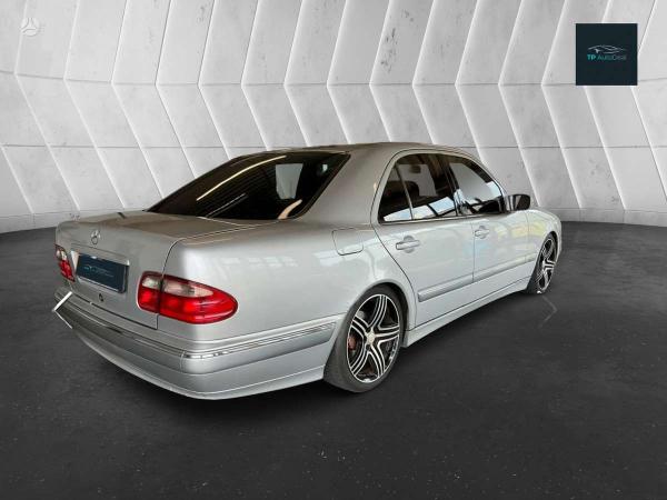 Grey Mercedes-Benz E 240 2000 in Kaunas, with an engine capacity of 2.40 L and mileage of 190 thousand km for 2500 €, photo 6 on AUTOMOTO.COM.LV