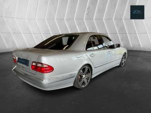 Pelēks Mercedes-Benz E 240 2000 Kauņa, ar dzinēja tilpumu 2.40 L un nobraukumu 190 tūkst. km par 2500 €, foto 6 vietnē AUTOMOTO.COM.LV