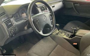 Pelēks Mercedes-Benz E 240 2000 Kauņa, ar dzinēja tilpumu 2.40 L un nobraukumu 190 tūkst. km par 2500 €, foto 7 vietnē AUTOMOTO.COM.LV