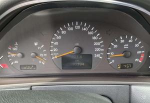 Pelēks Mercedes-Benz E 240 2000 Kauņa, ar dzinēja tilpumu 2.40 L un nobraukumu 190 tūkst. km par 2500 €, foto 8 vietnē AUTOMOTO.COM.LV