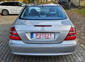 Pelēks Mercedes-Benz E 240 2002 Ariogala, ar dzinēja tilpumu 2.60 L un nobraukumu 232 tūkst. km par 4450 €, foto 3 vietnē AUTOMOTO.COM.LV