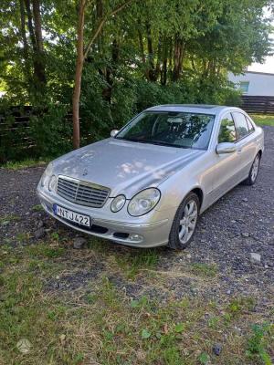 Pelēks Mercedes-Benz E 240 2002 Klaipėda, ar dzinēja tilpumu 2.60 L un nobraukumu 157 tūkst. km par 4200 €, foto  vietnē AUTOMOTO.COM.LV