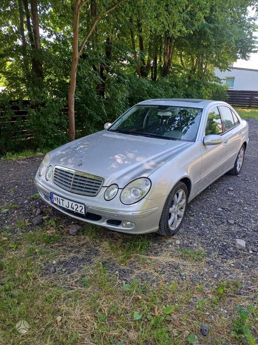Pelēks Mercedes-Benz E 240 2002 Klaipėda, ar dzinēja tilpumu 2.60 L un nobraukumu 157 tūkst. km par 4200 €, foto 1 vietnē AUTOMOTO.COM.LV