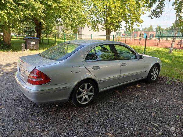Серый Мерседес E 240 2002 в Клайпеда, объемом двигателя 2.60 л и пробегом 157 тыс. км за 4200 €, фото 3 на AUTOMOTO.COM.LV
