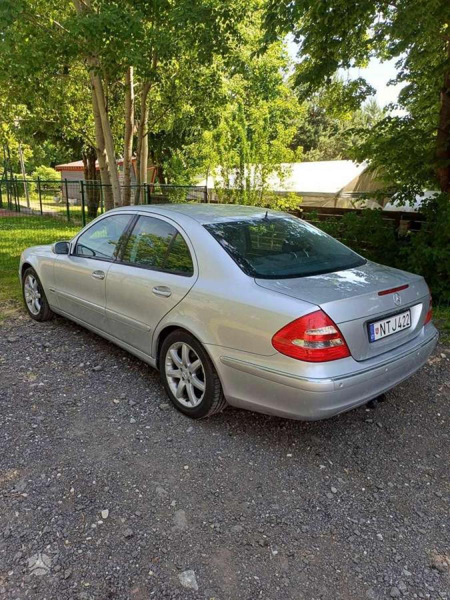 Pelēks Mercedes-Benz E 240 2002 Klaipėda, ar dzinēja tilpumu 2.60 L un nobraukumu 157 tūkst. km par 4200 €, foto 6 vietnē AUTOMOTO.COM.LV