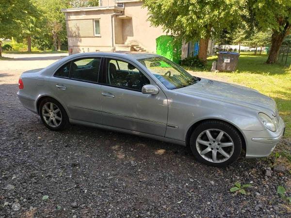 Серый Мерседес E 240 2002 в Клайпеда, объемом двигателя 2.60 л и пробегом 157 тыс. км за 4200 €, фото 6 на AUTOMOTO.COM.LV