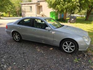 Pelēks Mercedes-Benz E 240 2002 Klaipėda, ar dzinēja tilpumu 2.60 L un nobraukumu 157 tūkst. km par 4200 €, foto 7 vietnē AUTOMOTO.COM.LV