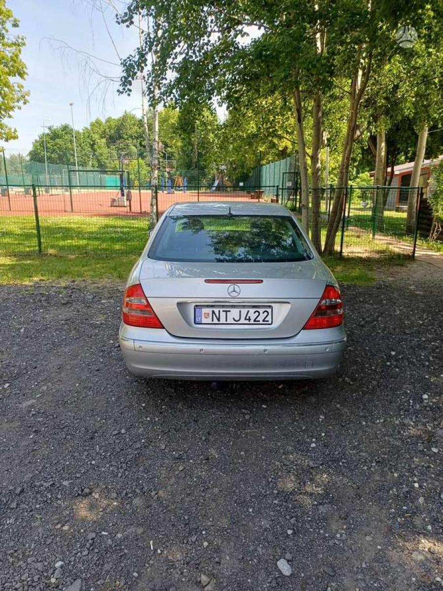 Pelēks Mercedes-Benz E 240 2002 Klaipėda, ar dzinēja tilpumu 2.60 L un nobraukumu 157 tūkst. km par 4200 €, foto 8 vietnē AUTOMOTO.COM.LV