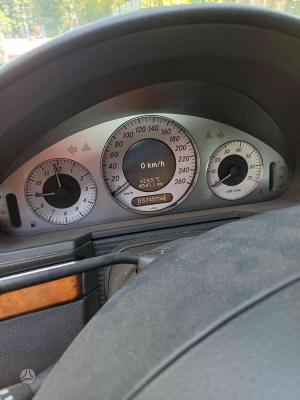 Pelēks Mercedes-Benz E 240 2002 Klaipėda, ar dzinēja tilpumu 2.60 L un nobraukumu 157 tūkst. km par 4200 €, foto 9 vietnē AUTOMOTO.COM.LV