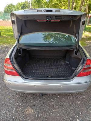 Pelēks Mercedes-Benz E 240 2002 Klaipėda, ar dzinēja tilpumu 2.60 L un nobraukumu 157 tūkst. km par 4200 €, foto 12 vietnē AUTOMOTO.COM.LV