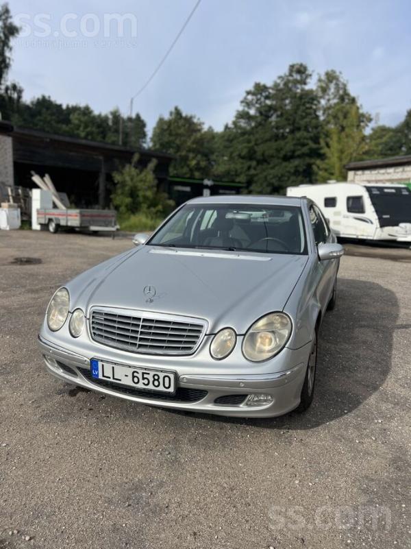 Pelēks Mercedes-Benz E 240 2002 Jūrmala, ar dzinēja tilpumu 2.40 L un nobraukumu 224 tūkst. km par 2350 €, foto 3 vietnē AUTOMOTO.COM.LV