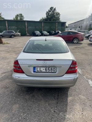 Pelēks Mercedes-Benz E 240 2002 Jūrmala, ar dzinēja tilpumu 2.40 L un nobraukumu 224 tūkst. km par 2350 €, foto 6 vietnē AUTOMOTO.COM.LV